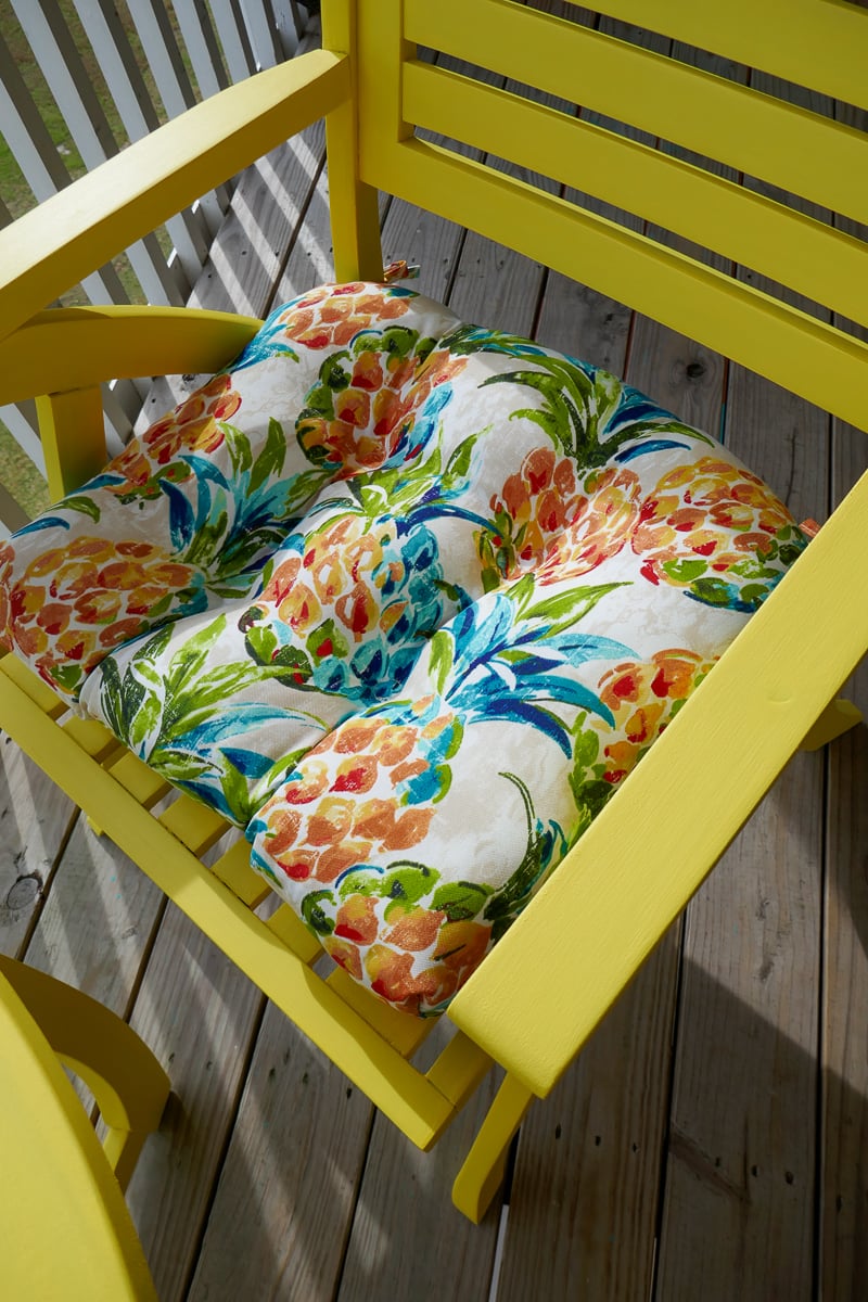 DIY Outdoor Patio Furniture Makeover | The Spunky Curl