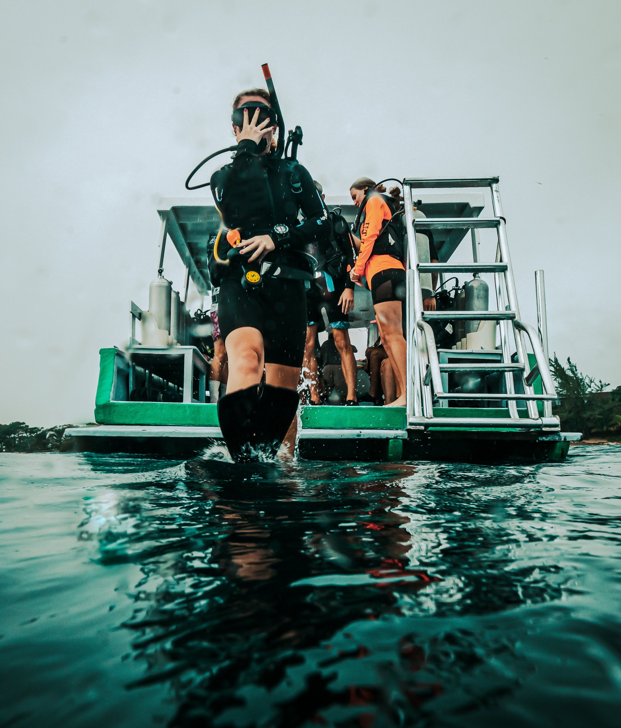 Scuba Diving in the Bay Islands: Utila and Roatán | The Spunky Curl